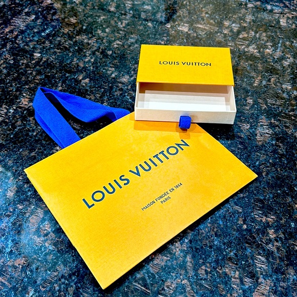 Louis Vuitton | Other | Nwot Louis Vuitton Small Box With Shopping Bag ...